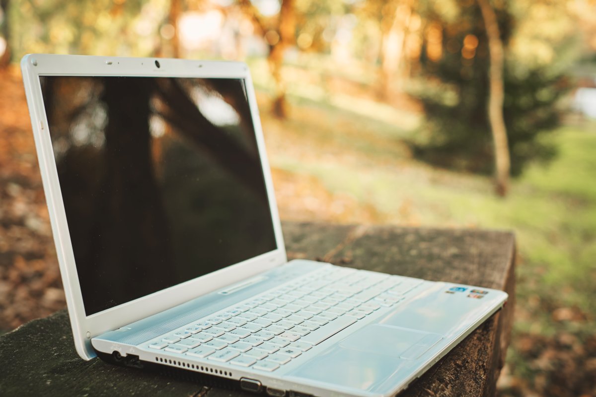 Kategori: Laptop / Notebook - CV. Megatama Solusindo